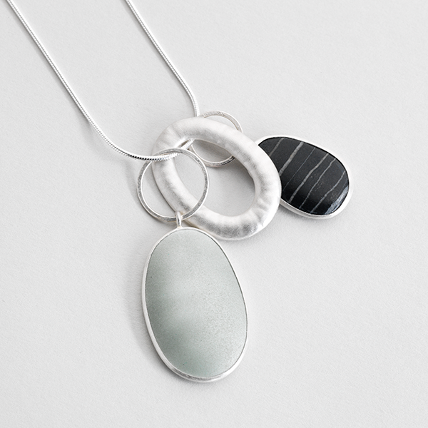 Iona Pebble Pendant with Grey Enamel and Ridged Hoop – Aosdana