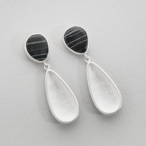 Iona Pebble Concave Drop Earrings – Aosdana